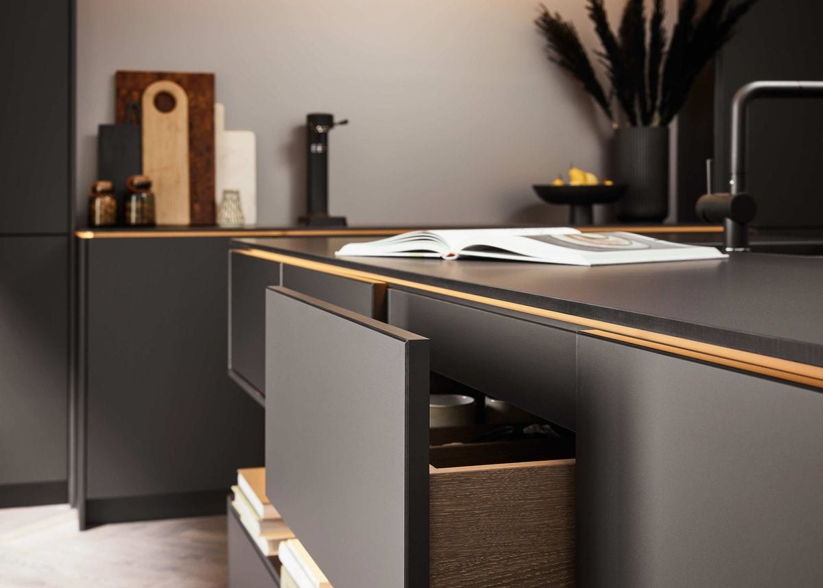 RAUVISIO crystal Deep Collection | REHAU