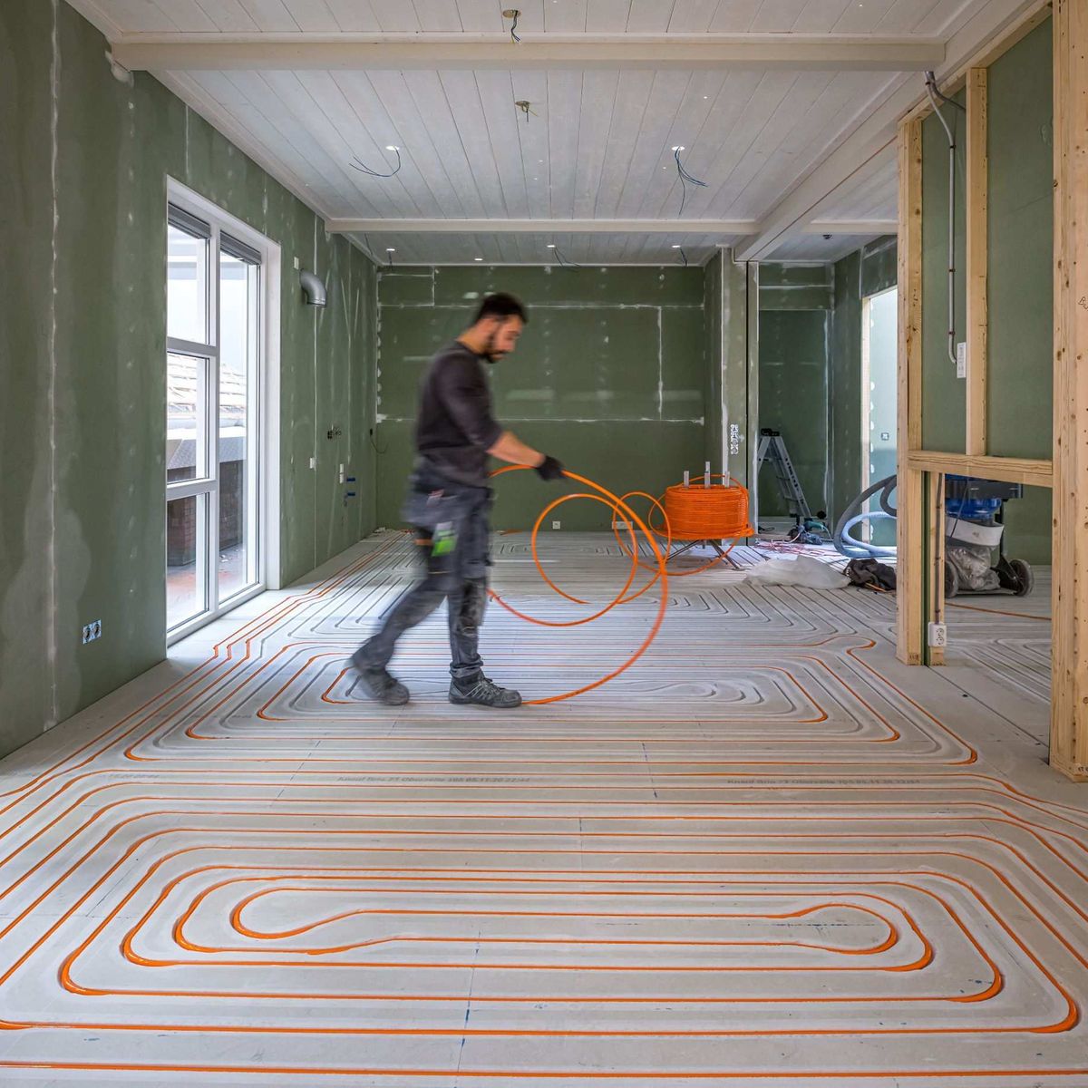 Verwarmen en koelen in de woningbouw | REHAU