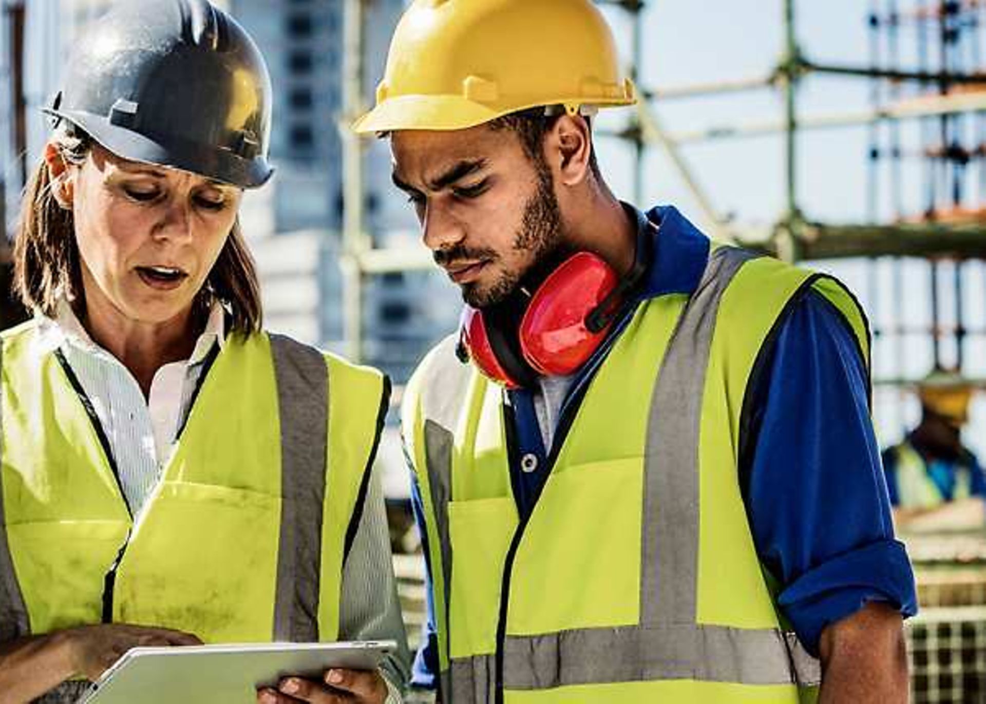 Building Solutions for Construction Specifiers - REHAU