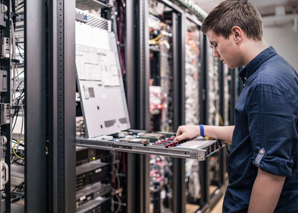 Ausbildung zum Fachinformatiker für Systemintegration (m/w/d) | REHAU ...