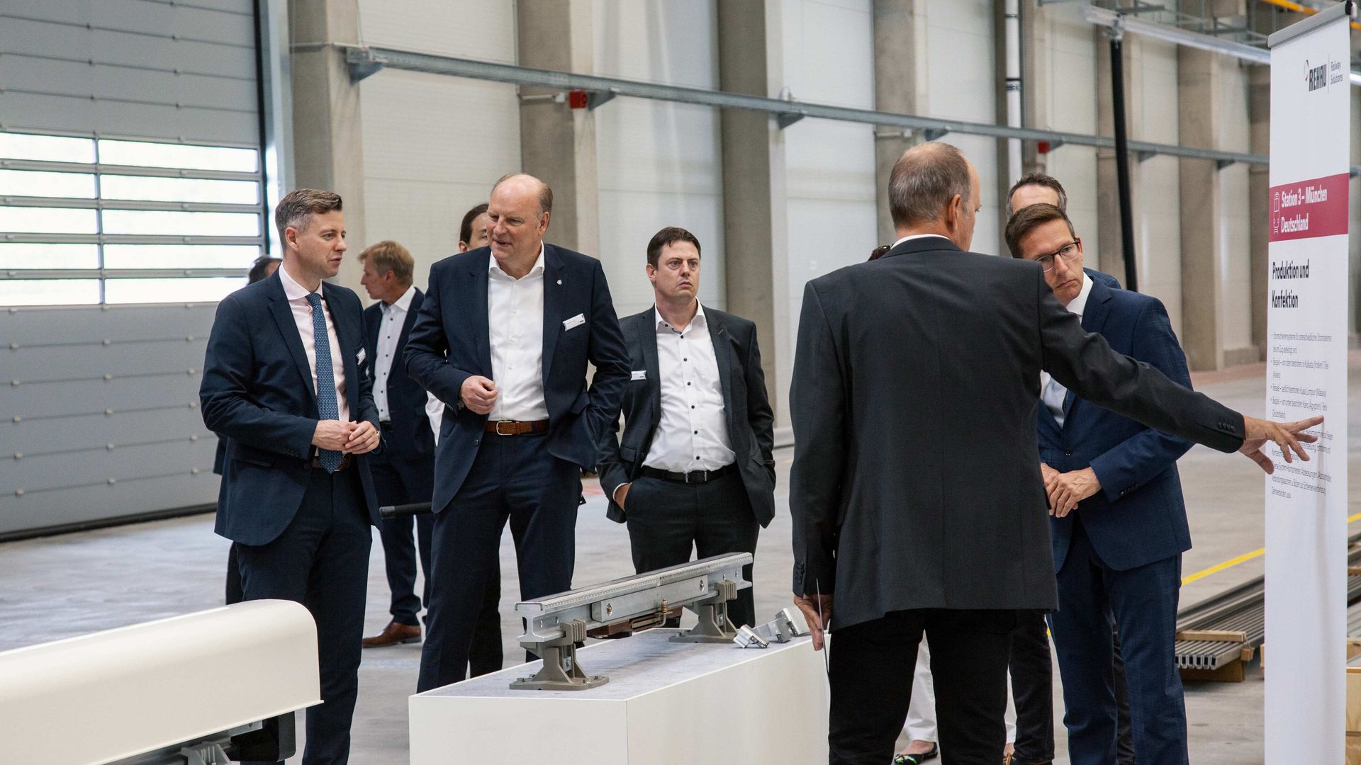 Opening of new production hall for conductor rails at the headquarters in Rehau | REHAU