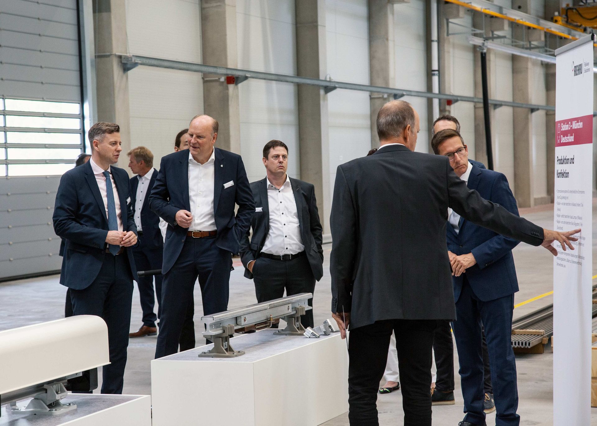 Opening of new production hall for conductor rails at the headquarters ...