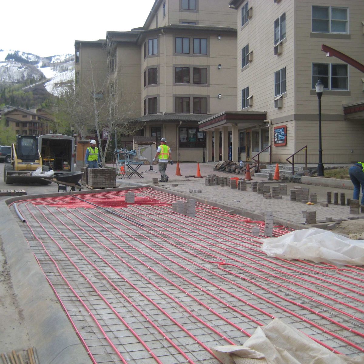 Snow and ice melting | Mechanical & plumbing | REHAU