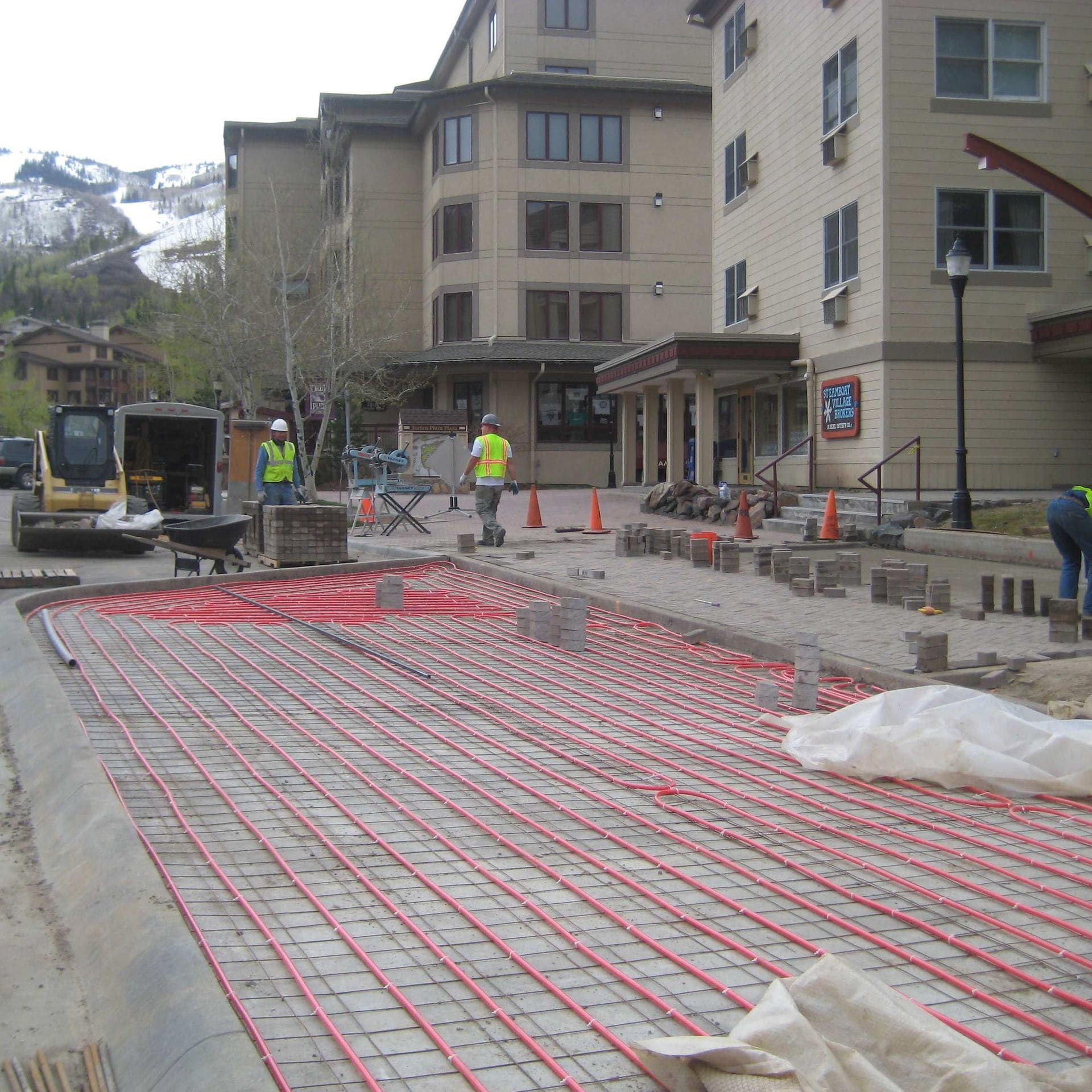 Snow and ice melting | Mechanical & plumbing | REHAU