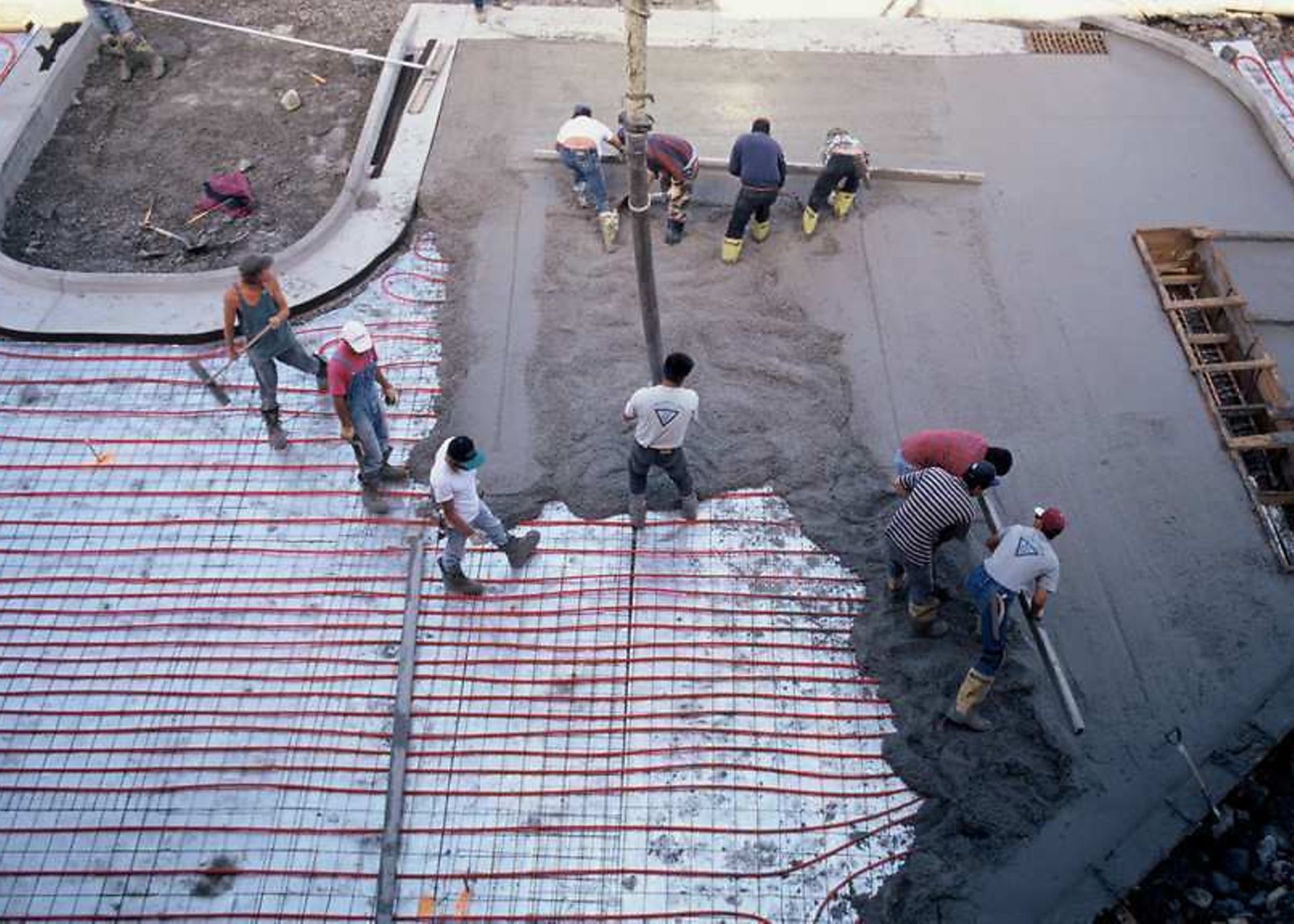 Snow and ice melting | Mechanical & plumbing | REHAU