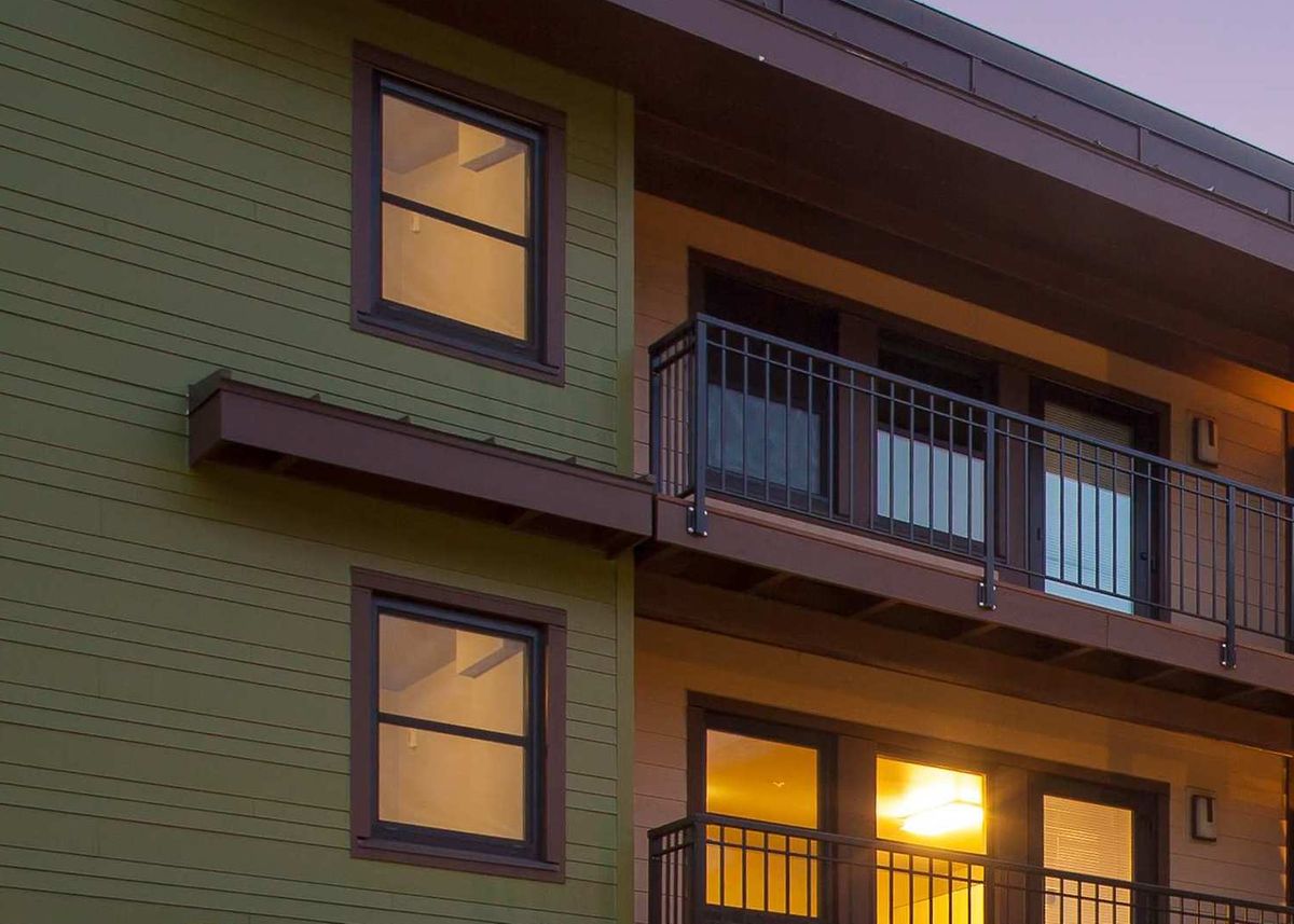 Simulated Hung-Slider Windows I Windows & Doors I REHAU