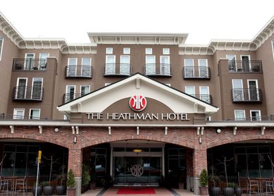 The Heathman Hotel, Kirkland, Washington I Windows & Doors I REHAU