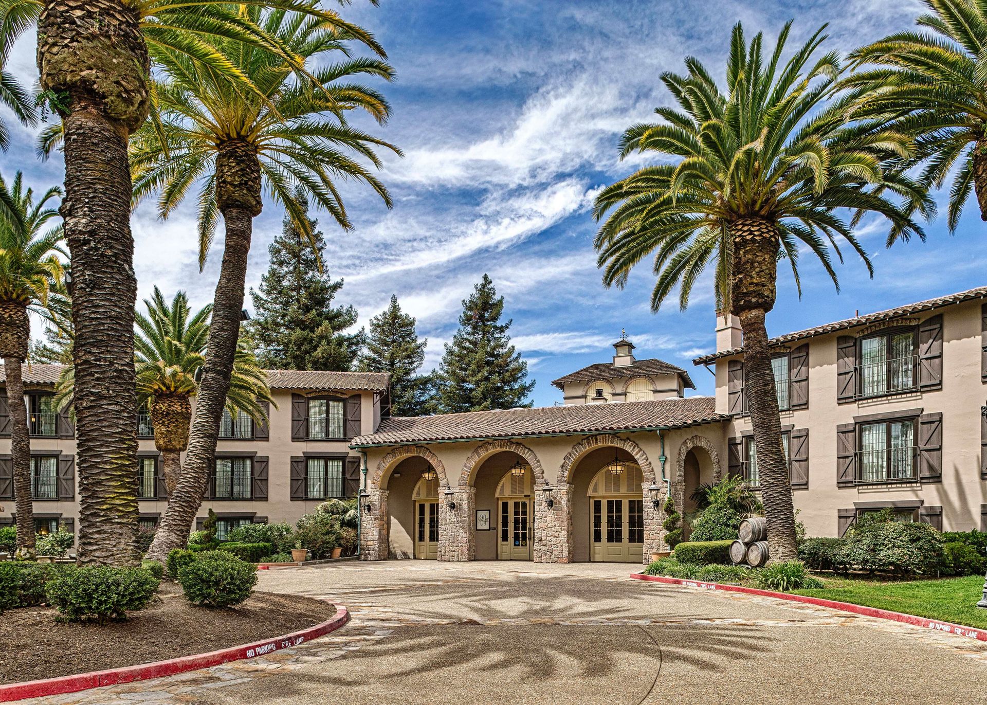 Hilton - Embassy suites Napa Valley, CA I Windows & Doors I REHAU