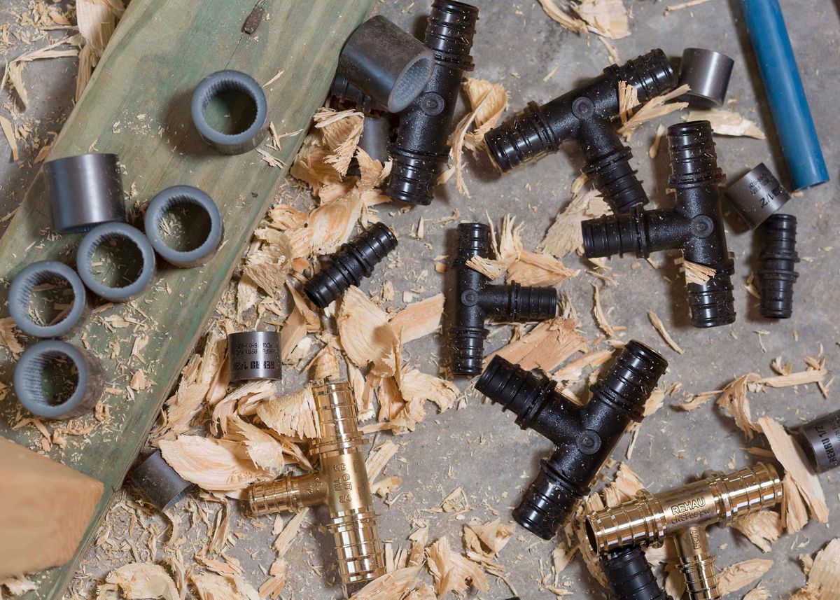 Core components of REHAU PEXa systems