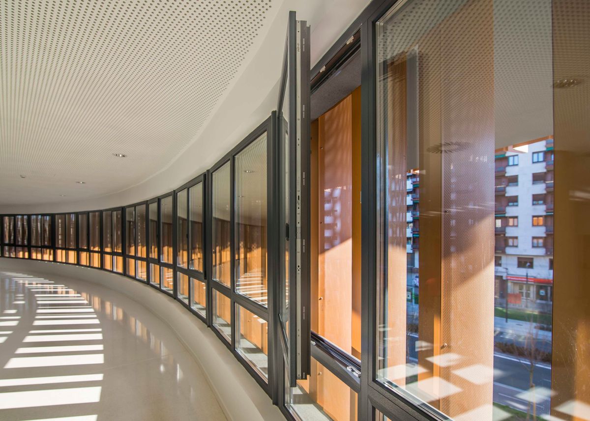 Système de portes et fenêtres oscillo-battantes GENEO I Windows & Doors ...