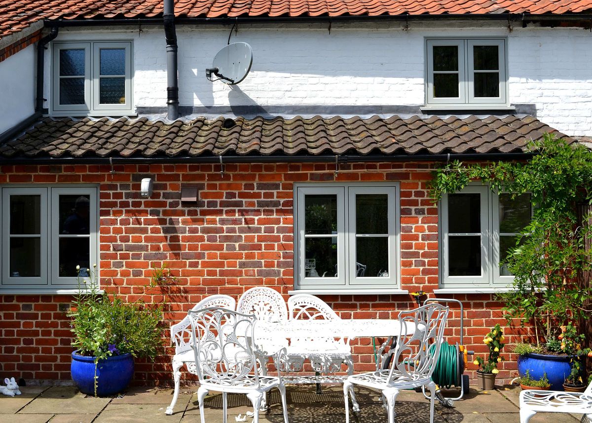 Flush Fit Windows for a Norfolk Cottage - REHAU