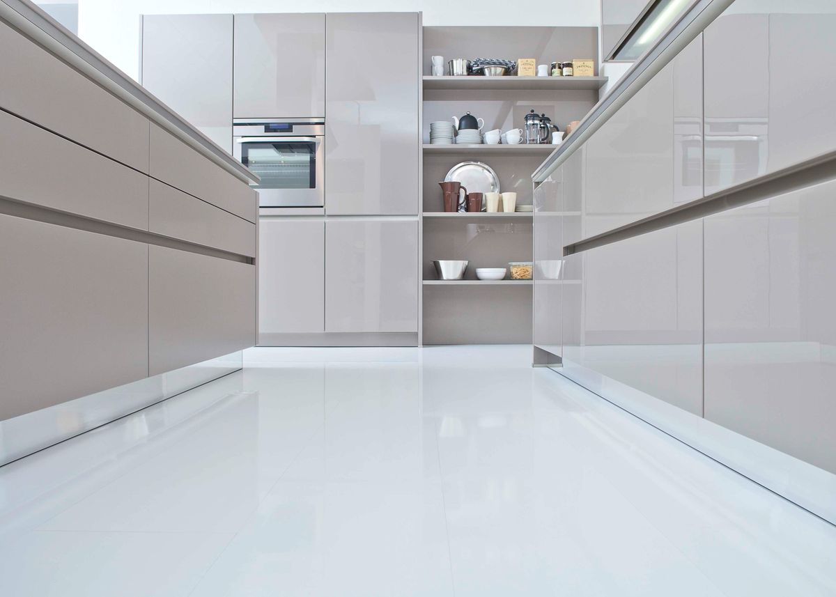 Furniture Solutions | Zócalos para bajomesadas