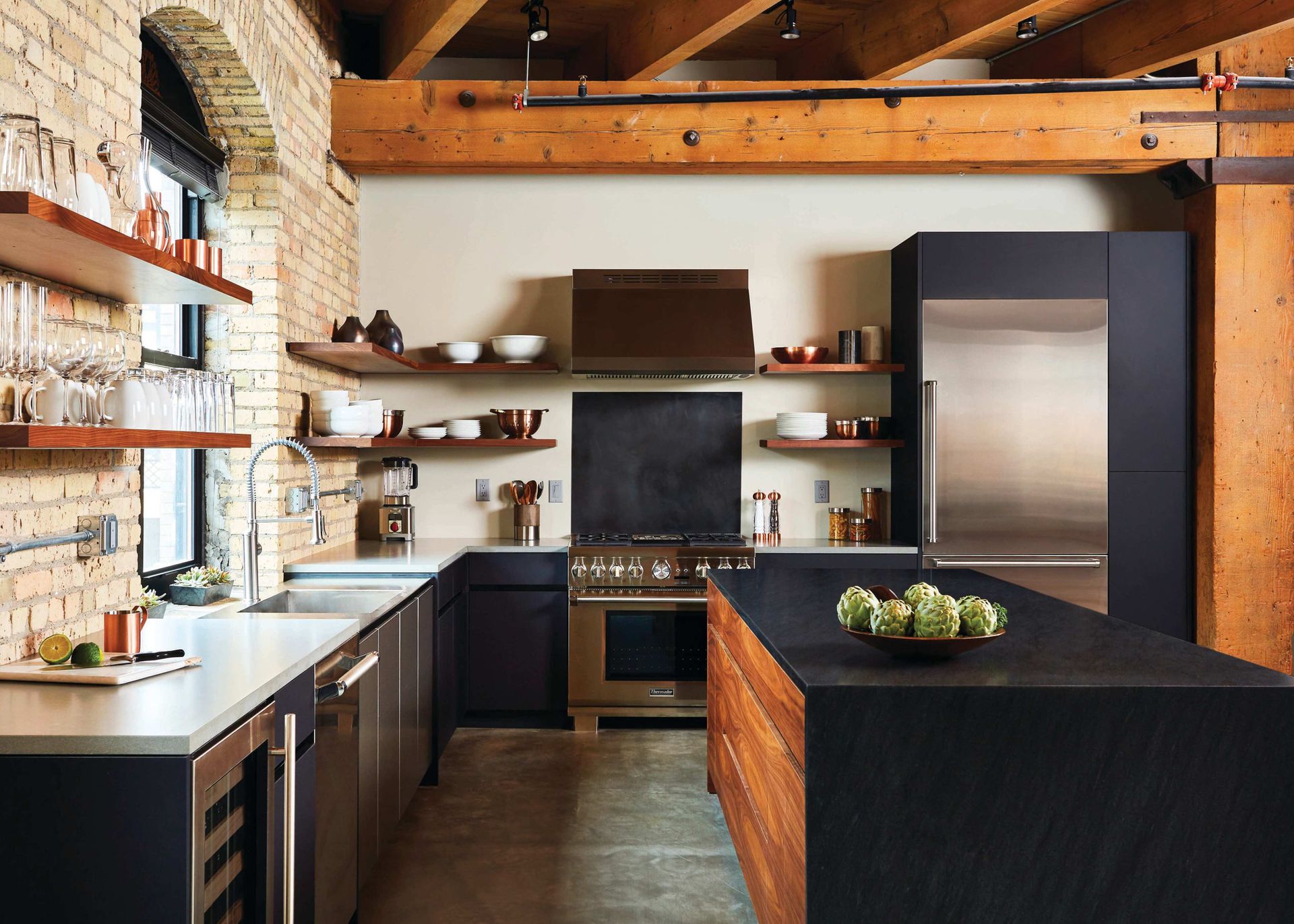 Contemporary minimalism: metal in modern design