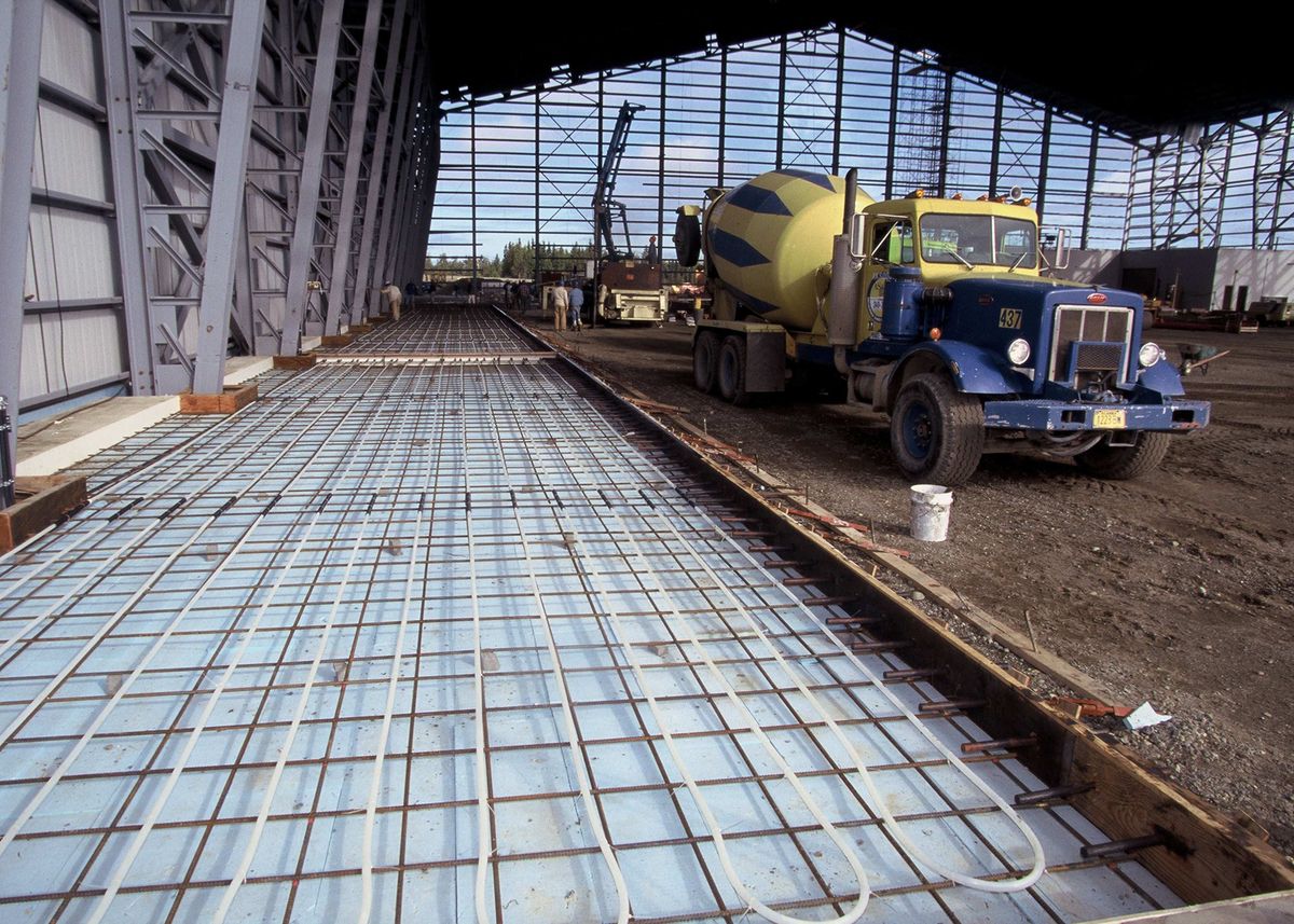 Efficiency in aircraft hangar heating